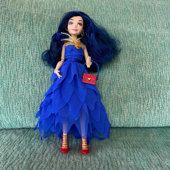 Disney | Toys | Disney Descendants Coronation Evie Isle Of The Lost ...